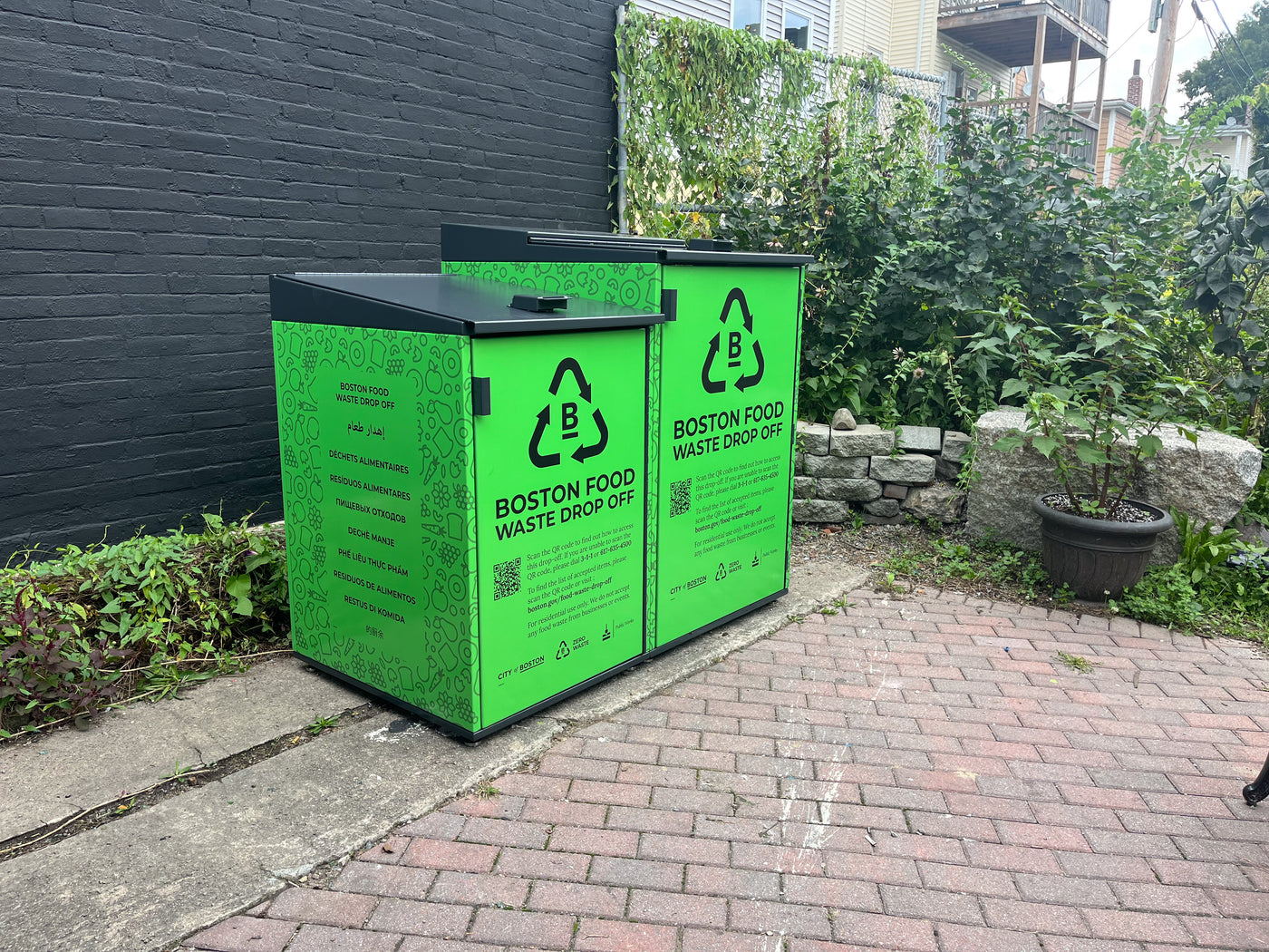 5 Ways to Hide Trash and Recycling Cans - CITIBIN